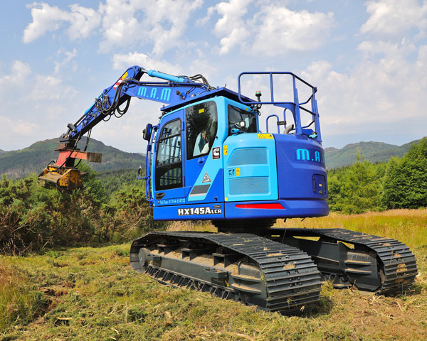 HX145A LCR High Walker stands tall in the Scottish highlands | HCEE