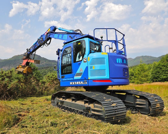 HX145A LCR High Walker stands tall in the Scottish highlands | HCEE