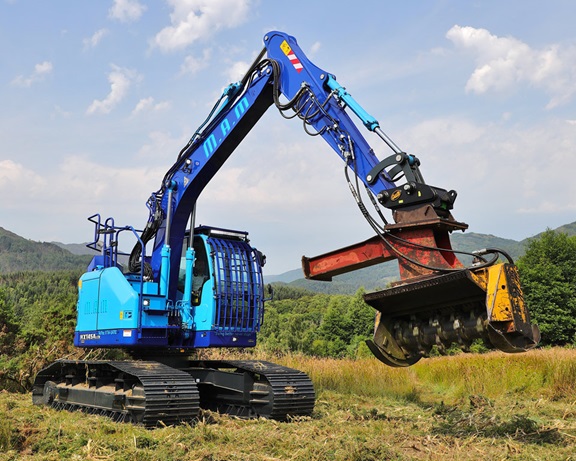 HX145A LCR High Walker stands tall in the Scottish highlands | HCEE